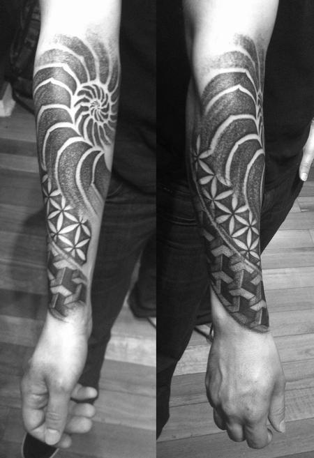 Nautilus tattoo by Dillon Forte: TattooNOW