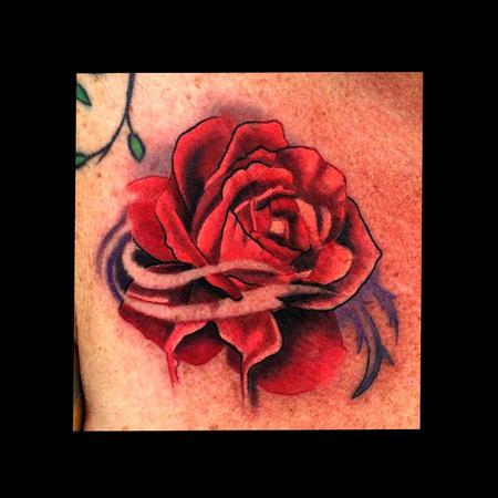 red rose by Daniel Adamczyk: TattooNOW