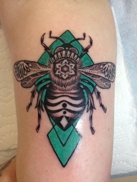 Bumble Bee by Rebecca Smith (Beccadoodletattoos) : TattooNOW