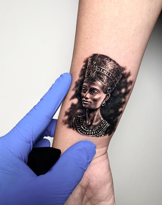 Nefertiti Tattoo by Mike DeVries: TattooNOW